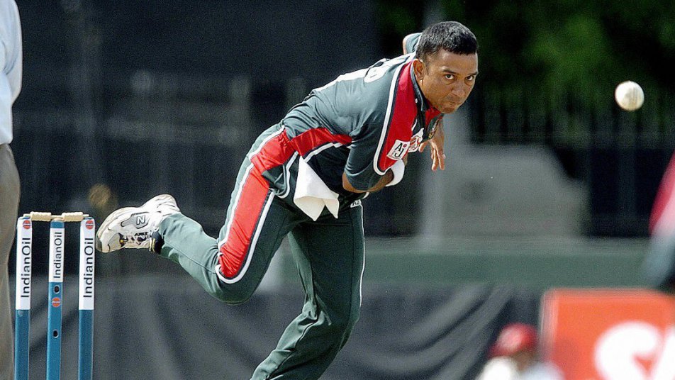 Former Bangladesh Captain Khaled Mahmud hospitalized in critical condition