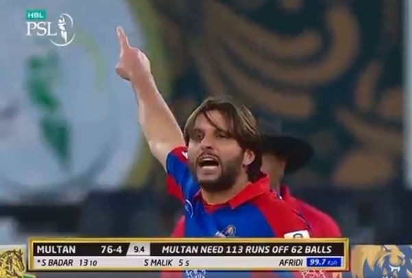 Afridi issues apology to Saif Badar over send-off