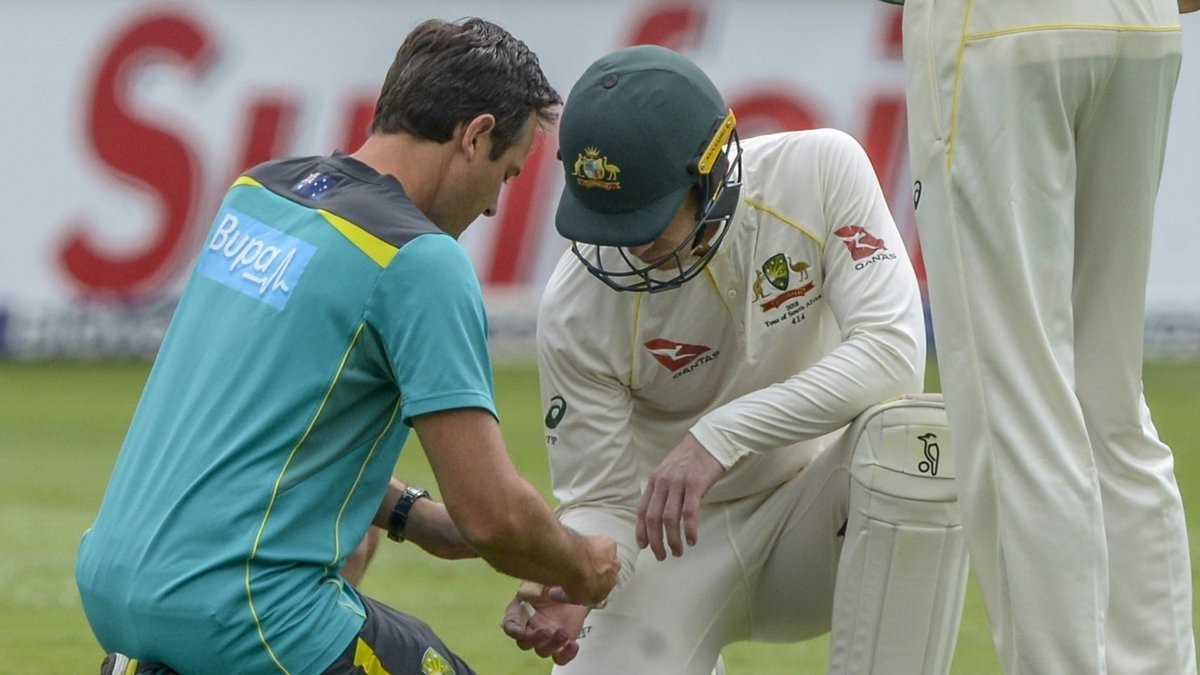 Tim bats through pain to keep visitors hopes alive